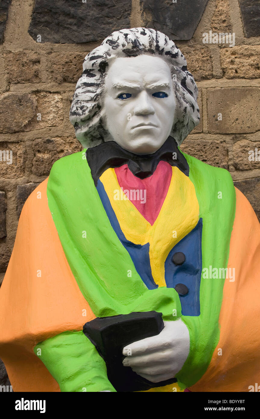 Statue de Beethoven dans Pop Art design à l'avant d'un mur en pierre ...