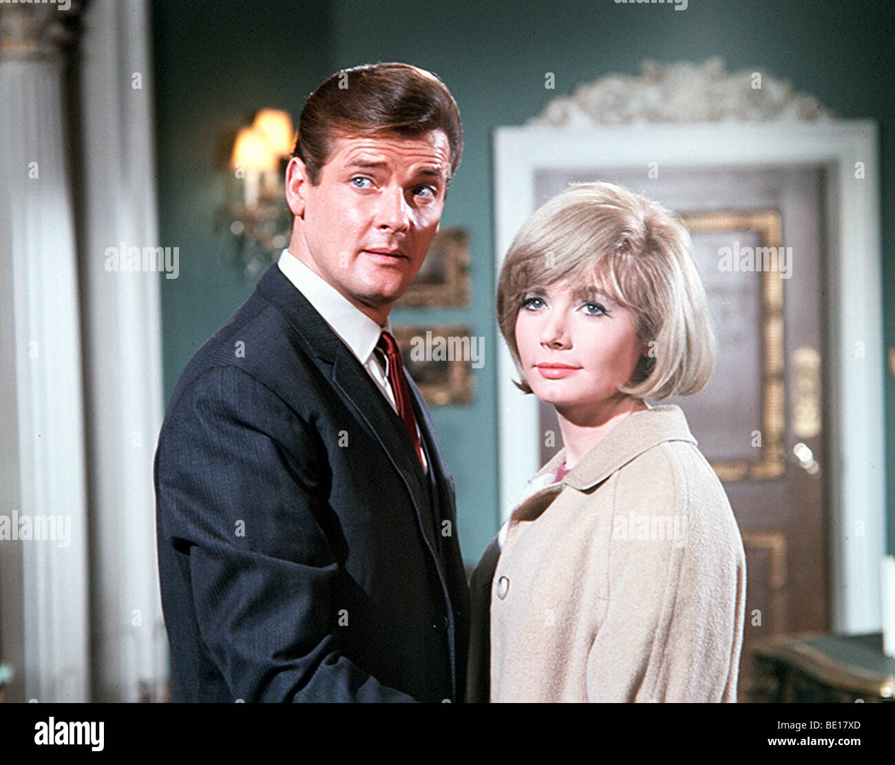 Saint roger moore simon templar Banque de photographies et d’images à ...