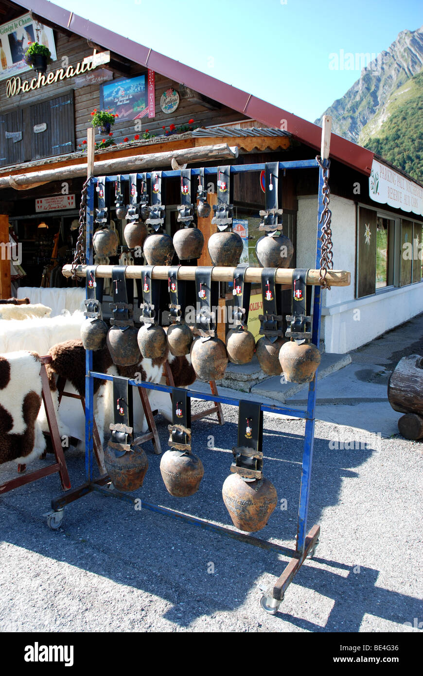 Cloches de vache Banque de photographies et d’images à haute résolution ...