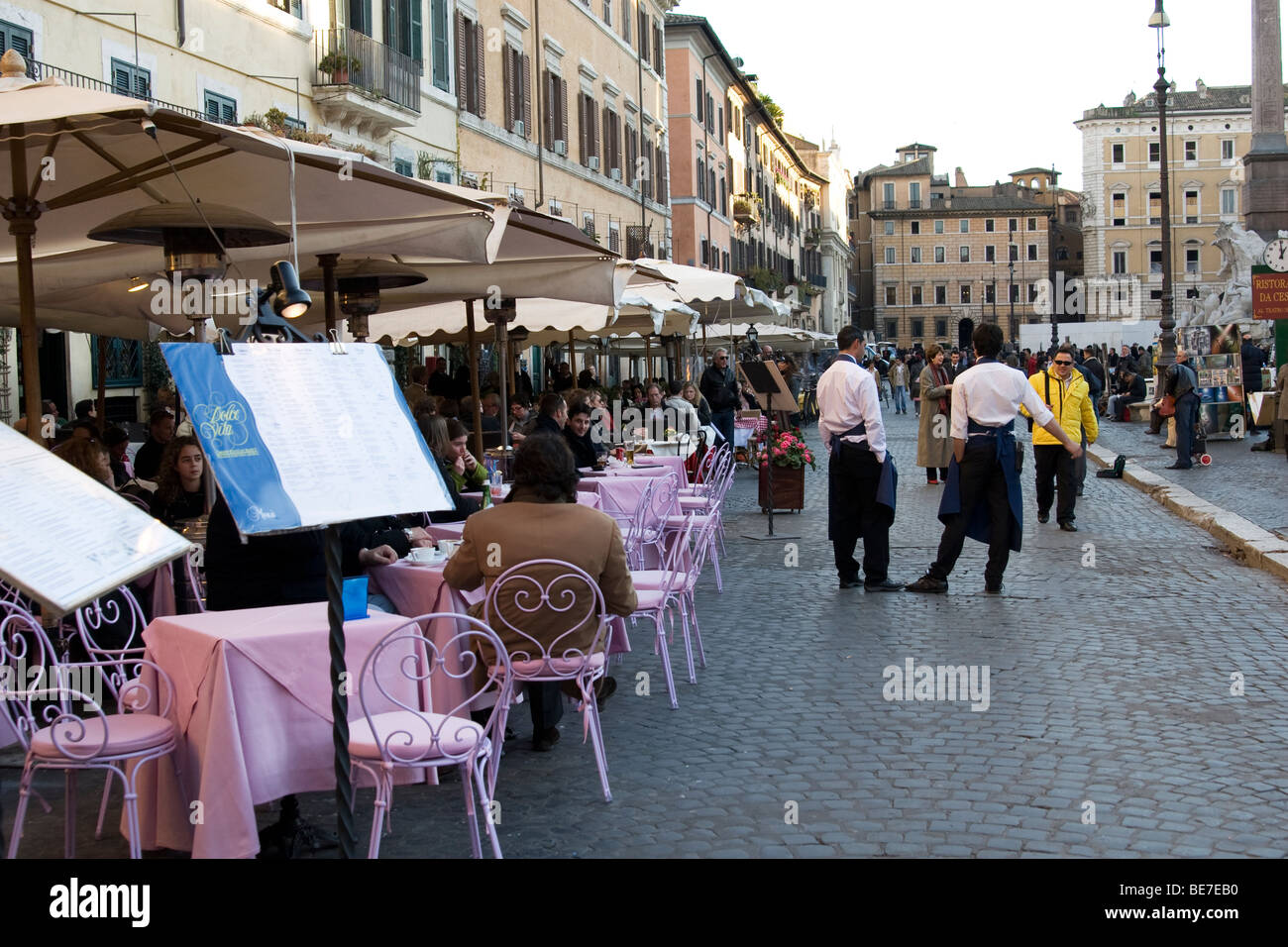 Navona square rome restaurant Banque de photographies et d’images à ...