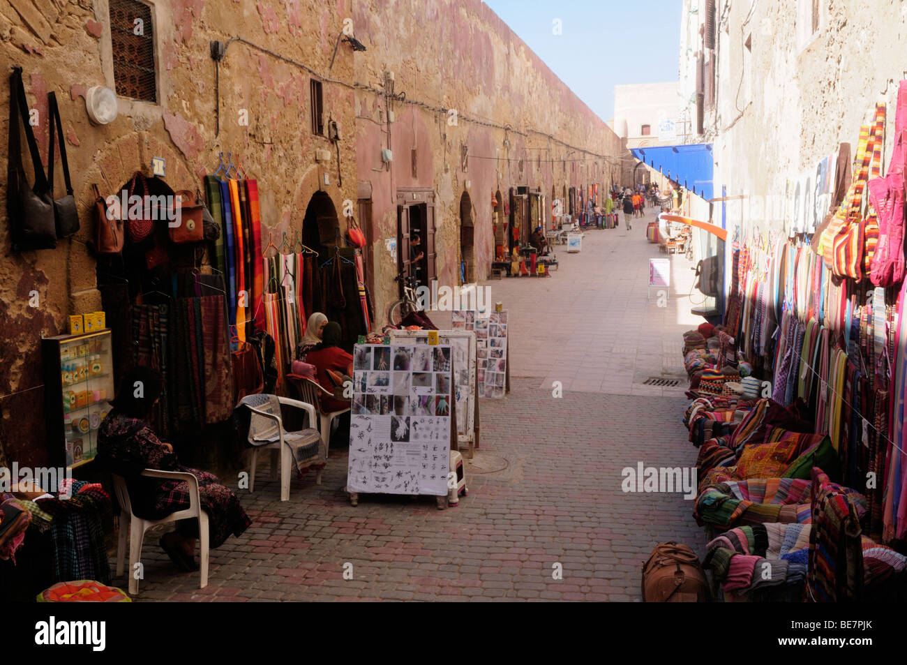 Scène de rue marocaine Banque de photographies et d’images à haute ...