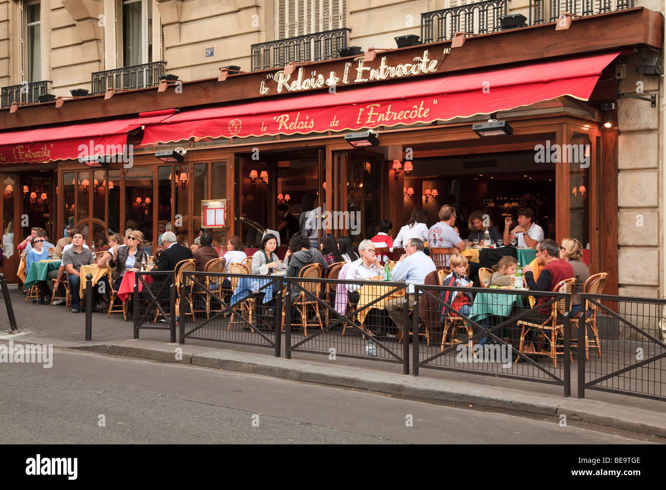 Paris cafe francais Banque de photographies et d’images à haute ...
