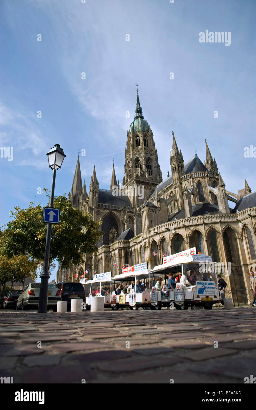 Cathédrale notre dame de bayeux Banque de photographies et d’images à haute résolution - Page 2 ...