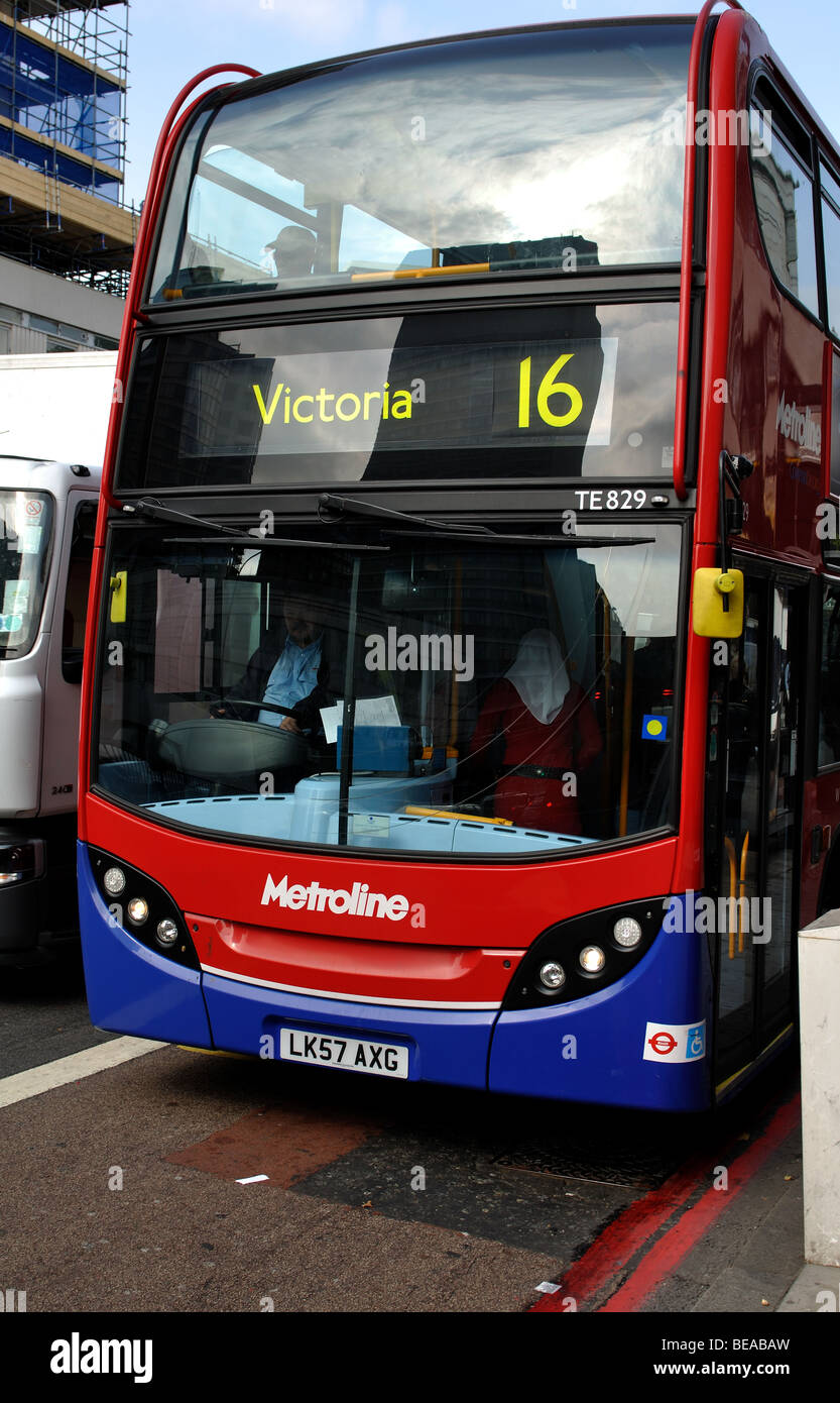 No 16 bus Banque de photographies et d’images à haute résolution - Alamy