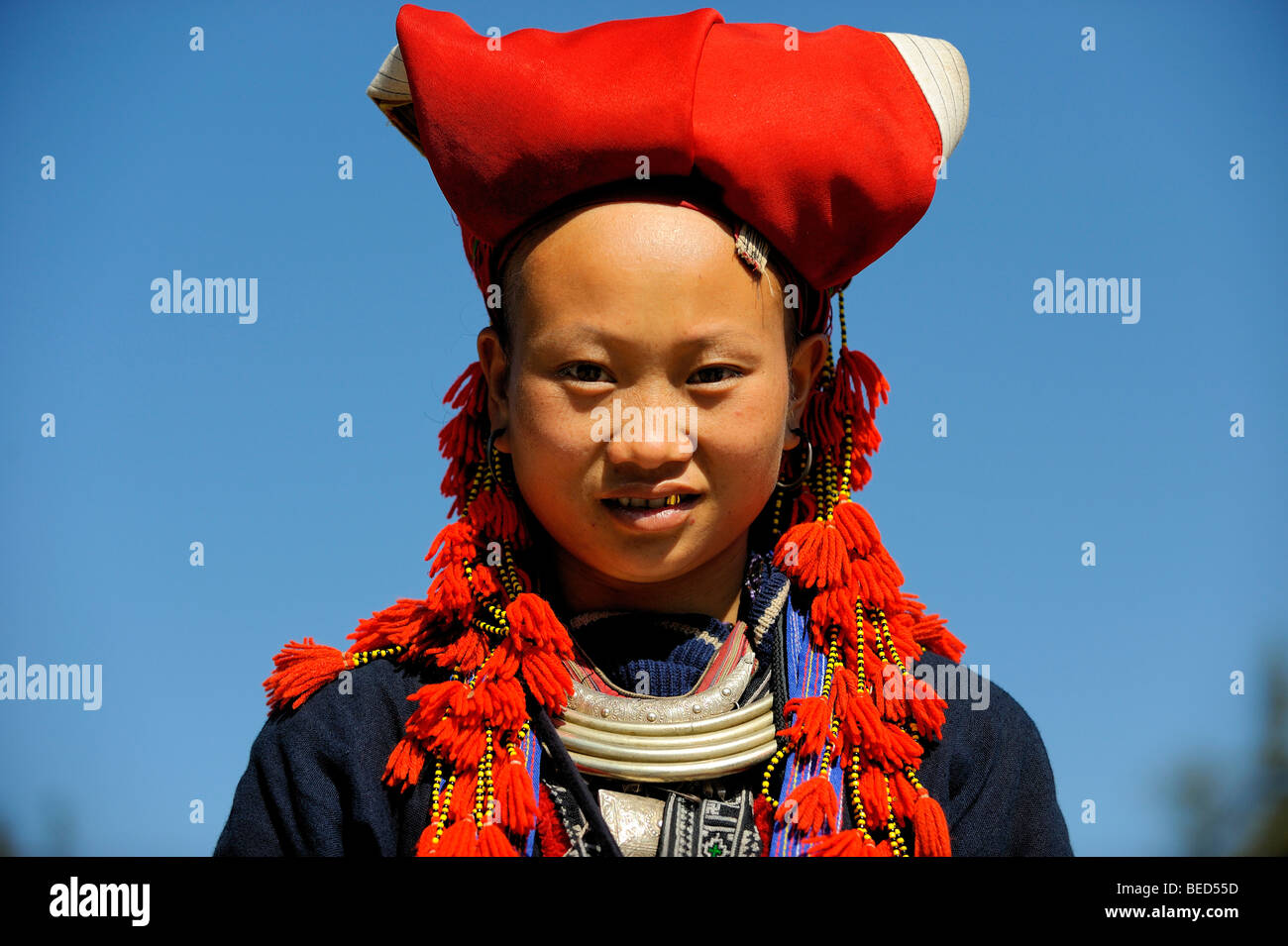 Tenue traditionnelle vietnamienne Banque de photographies et d’images à ...