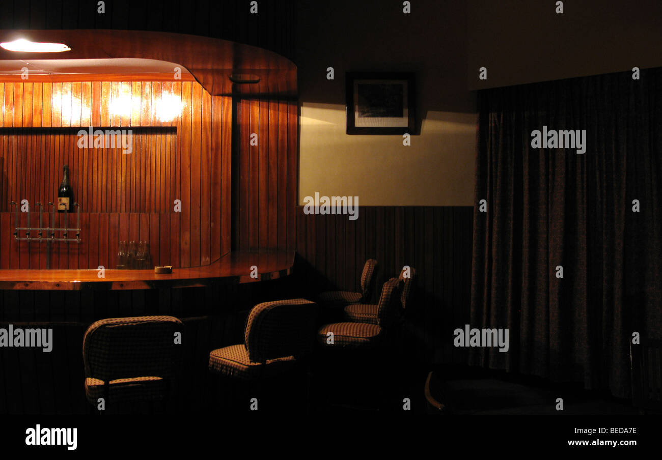 70s bar Banque de photographies et d’images à haute résolution - Alamy