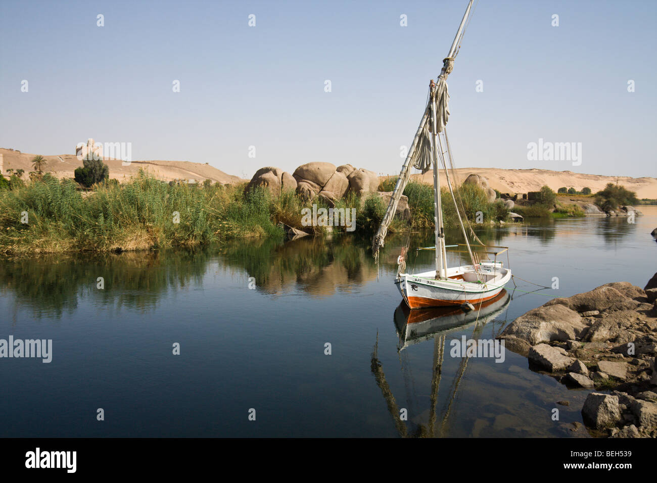Voile sur une felouque Banque de photographies et d’images à haute ...