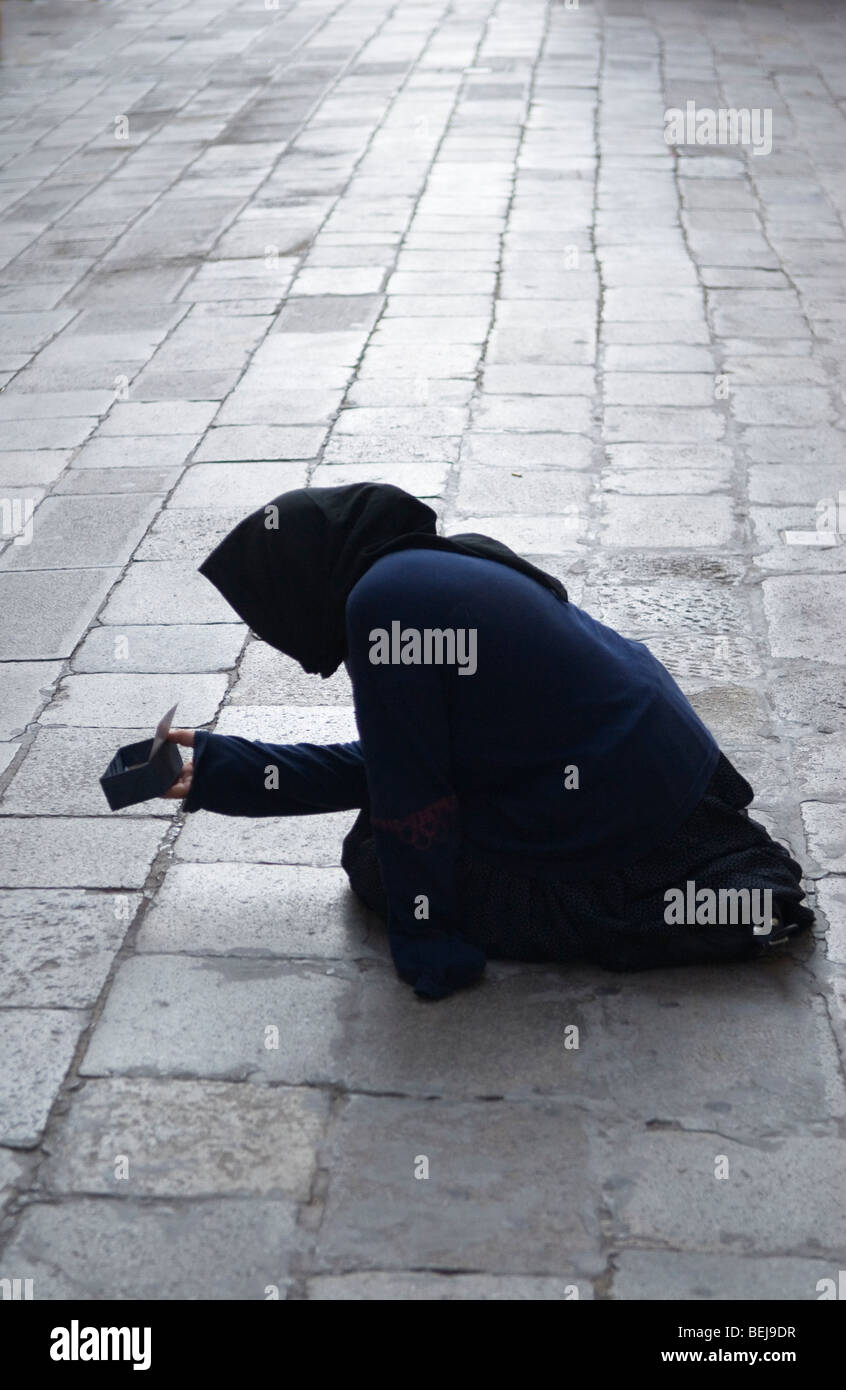 Romanian Poverty Banque d'image et photos - Alamy