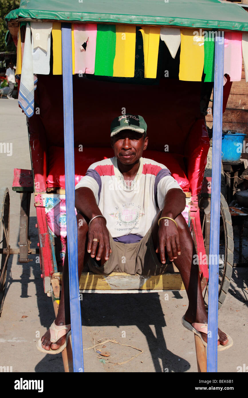 Pousse pousse driver madagascar Banque de photographies et d’images à ...