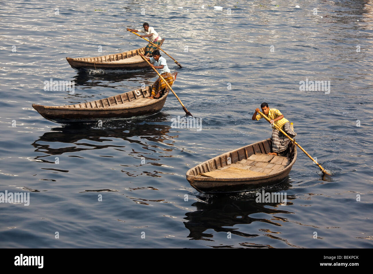 Dingi nouka Banque de photographies et d’images à haute résolution - Alamy