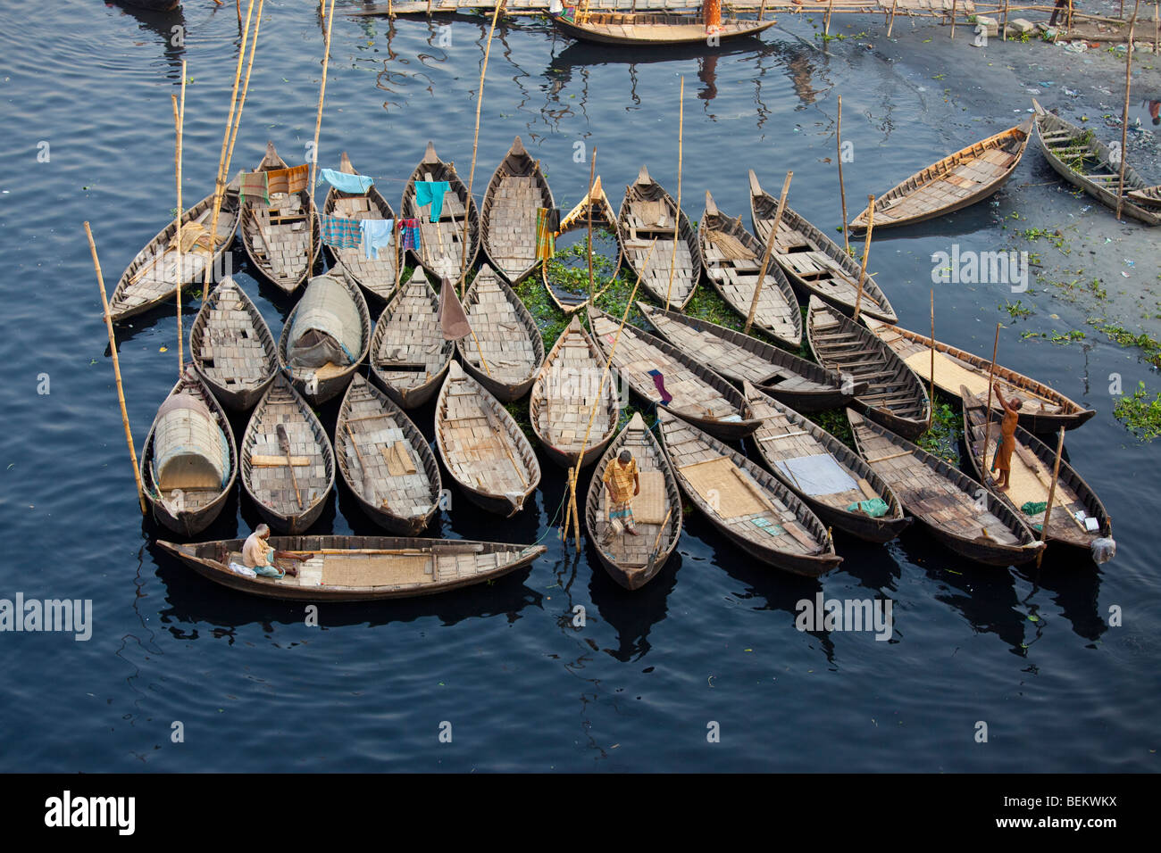 Dingi nouka Banque de photographies et d’images à haute résolution - Alamy