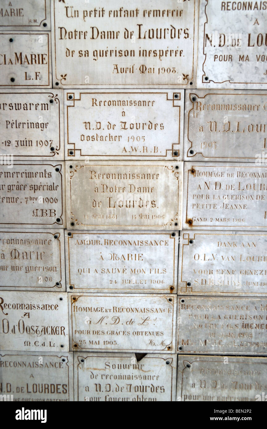 Tablettes religieuses Banque de photographies et d’images à haute ...