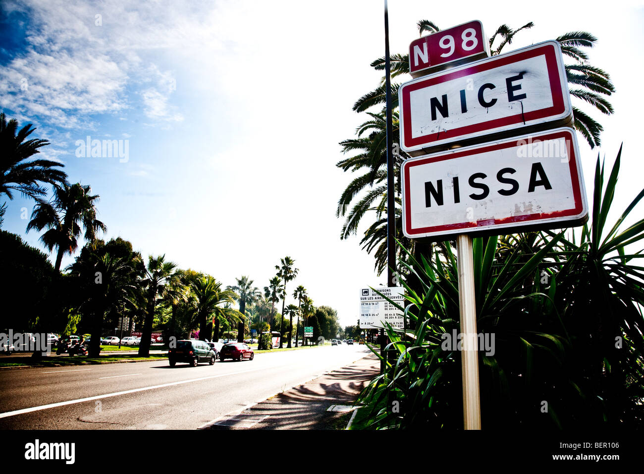 Le N98 de l'aéroport de Nice Côte D'azur à Nice centre-ville avec ...