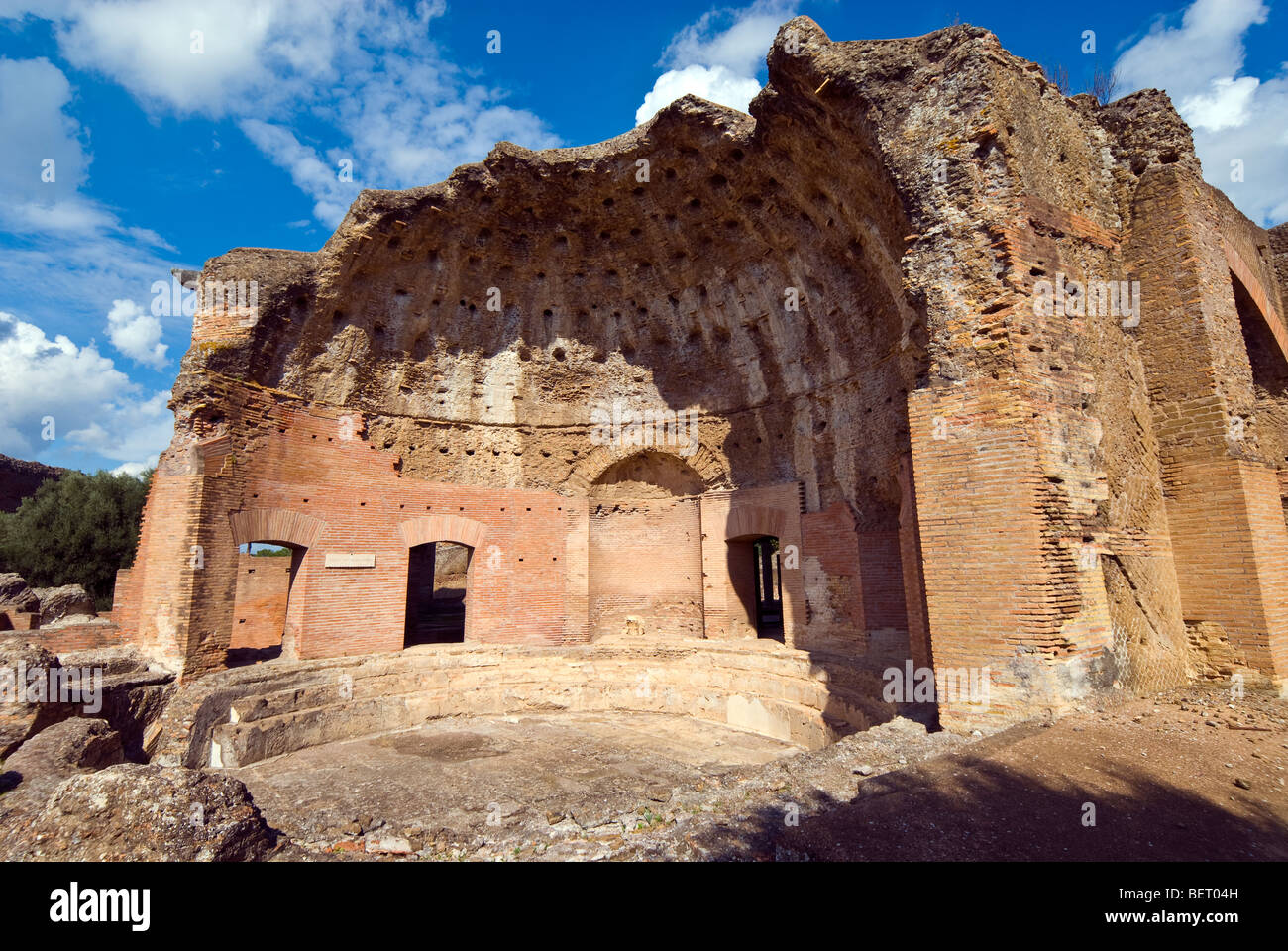 Les Thermes avec Heliocaminus à la Villa Adriana, la Villa d'Hadrien ...