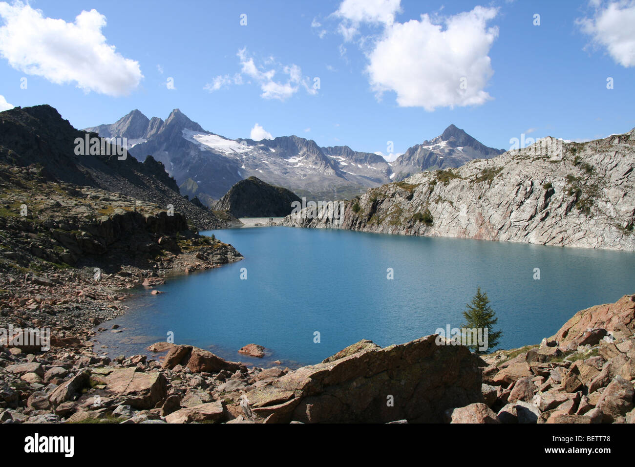 Lago pirola Banque de photographies et d’images à haute résolution - Alamy