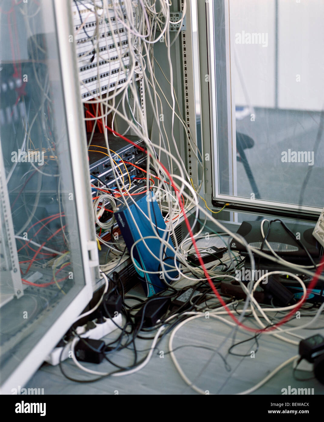 Cable spaghetti Banque de photographies et d’images à haute résolution ...