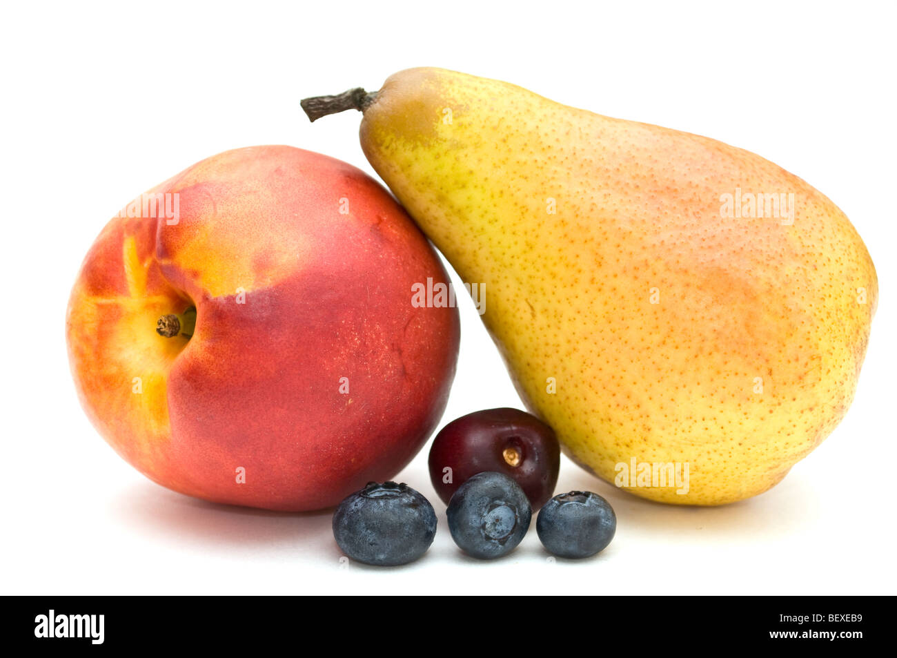 Fruits sur fond blanc Banque de photographies et d’images à haute ...