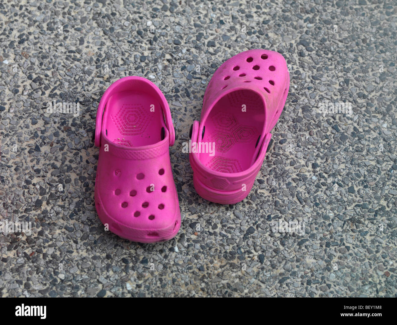 Crocs croc shoes footwear Banque de photographies et d’images à haute ...