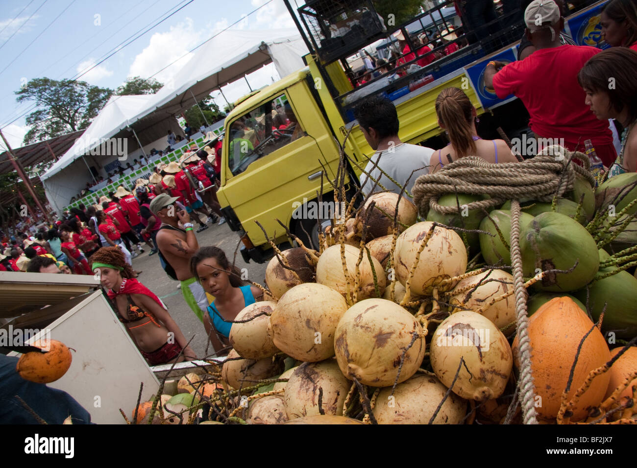 West africa gambia fruit stall Banque de photographies et d’images à ...