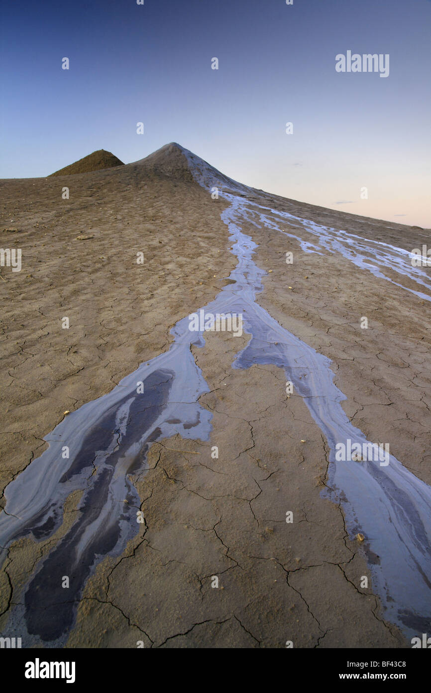 Volcan de coulée de boue Banque de photographies et d’images à haute ...