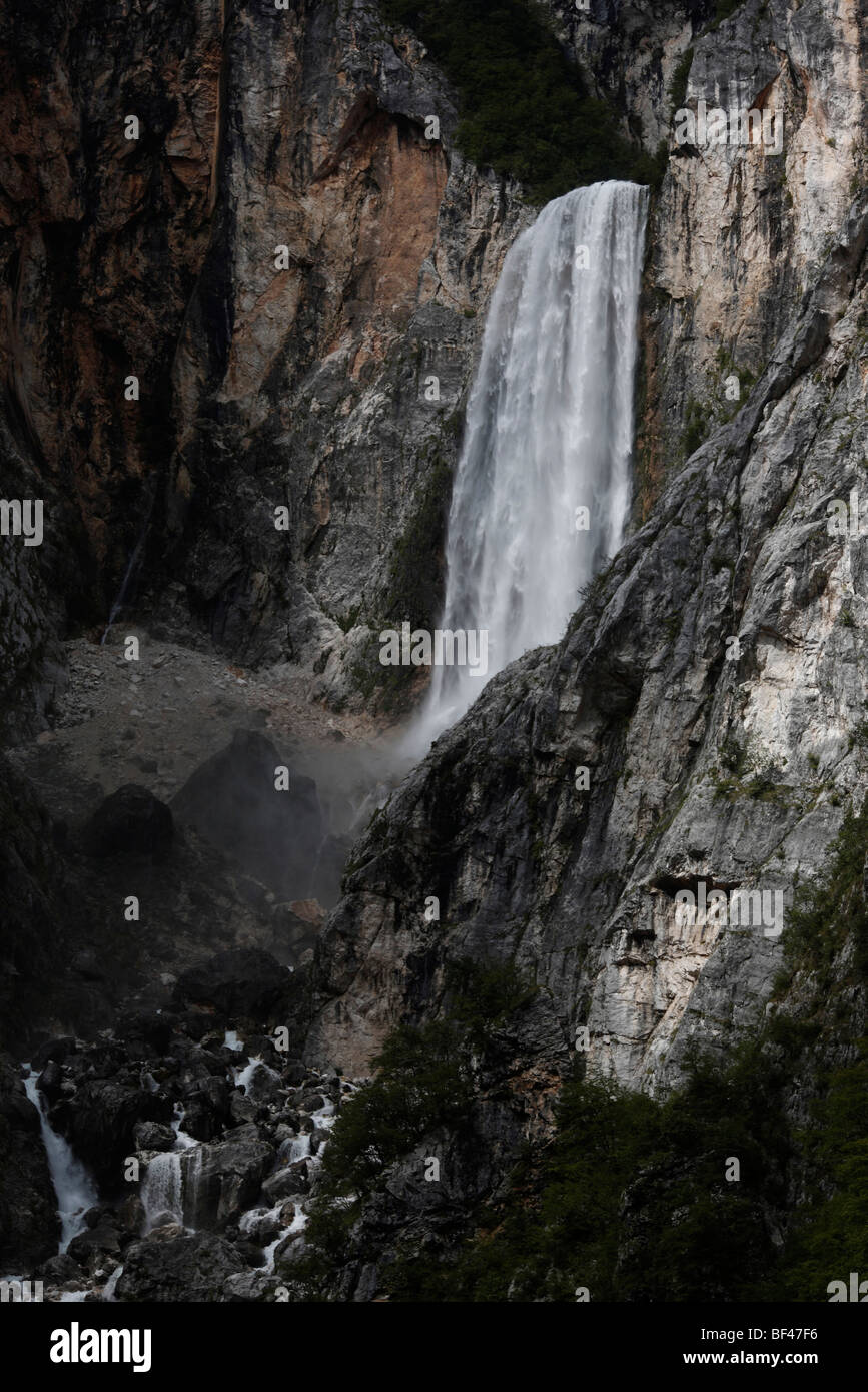 Boka waterfall Banque de photographies et d’images à haute résolution ...