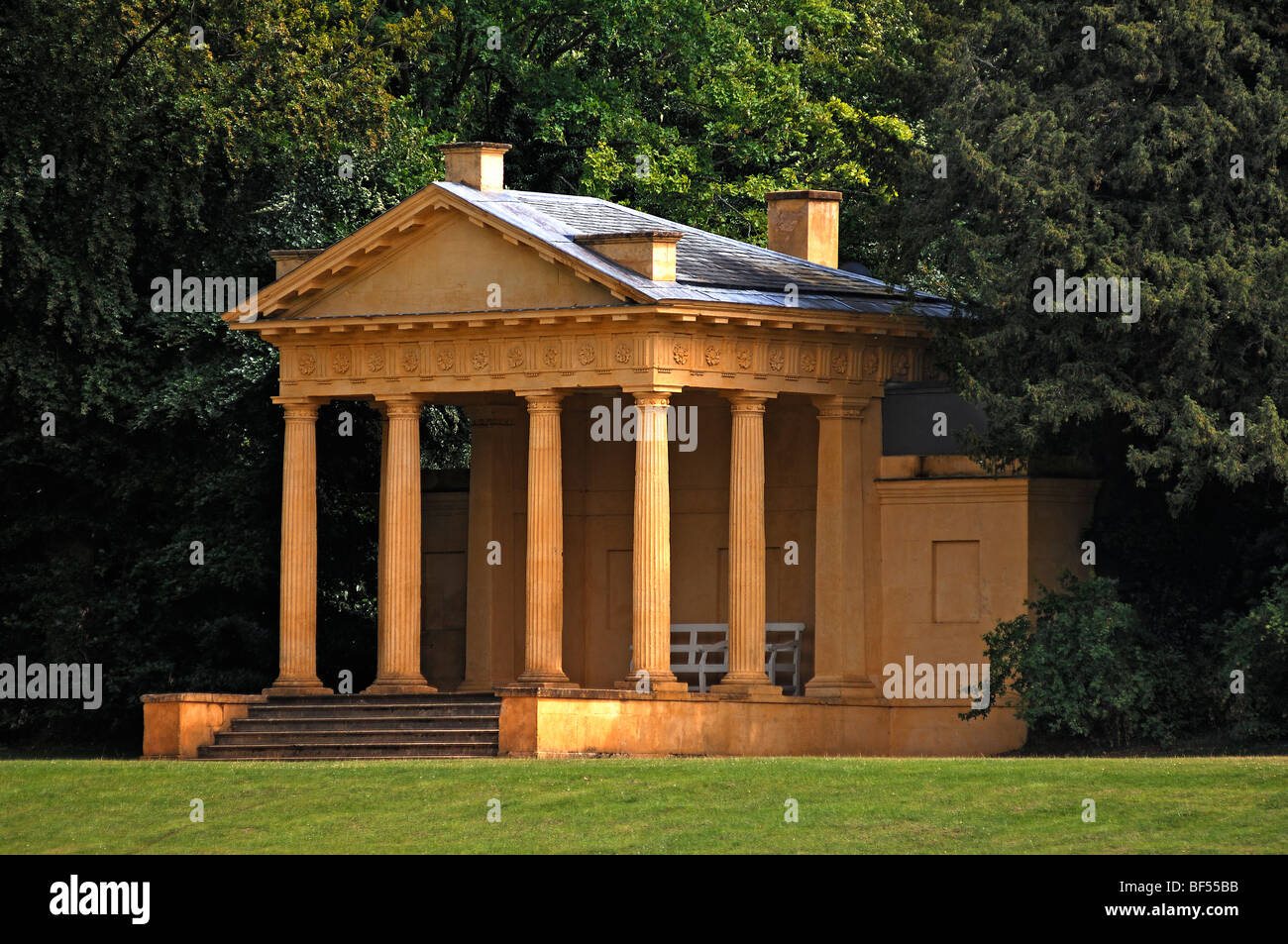 Jardins du pavillon lac Banque de photographies et d’images à haute ...