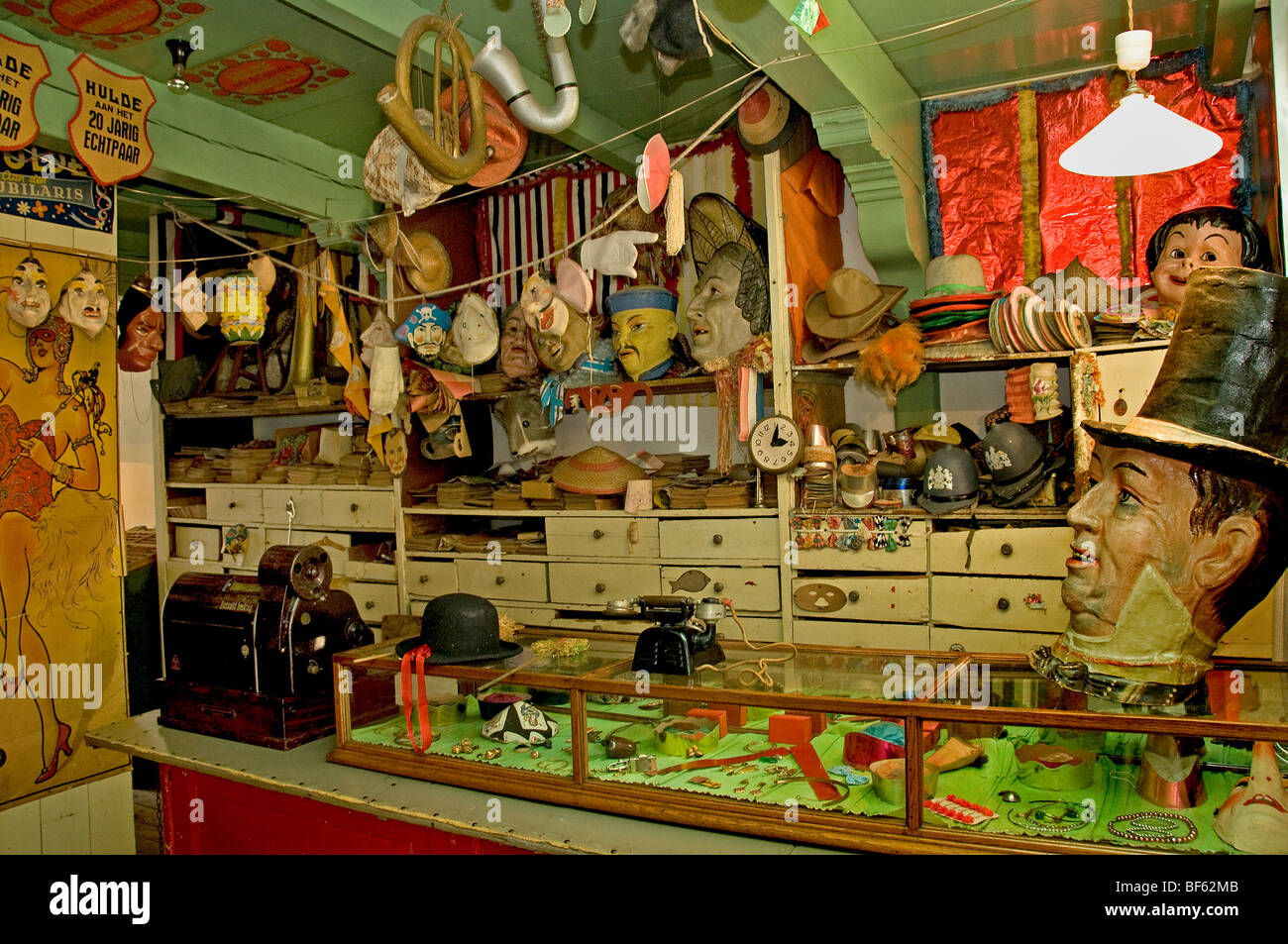 Masque de cirque Banque de photographies et d’images à haute résolution ...