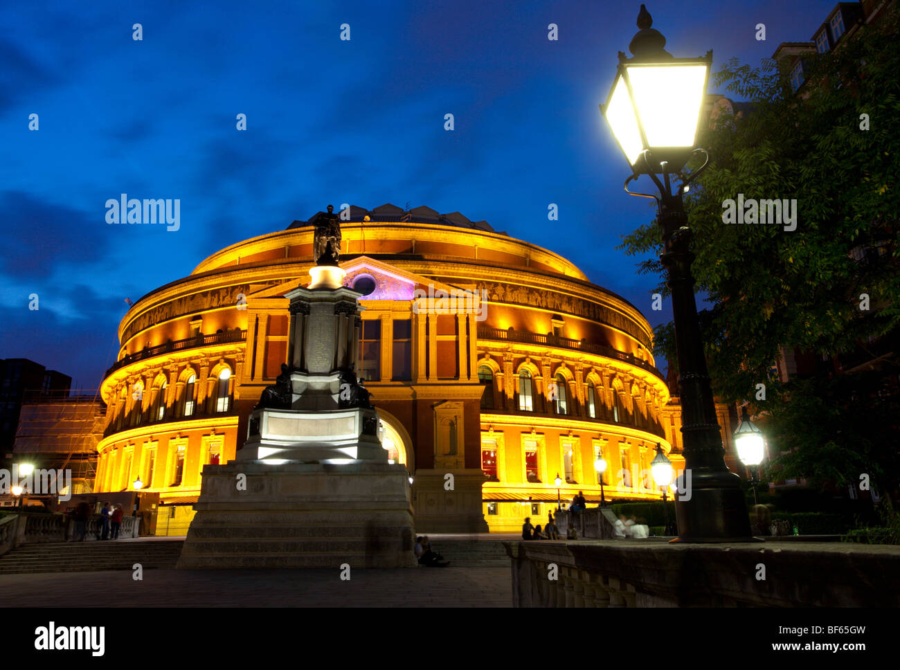 Statue royale albert hall londres angleterre Banque de photographies et ...