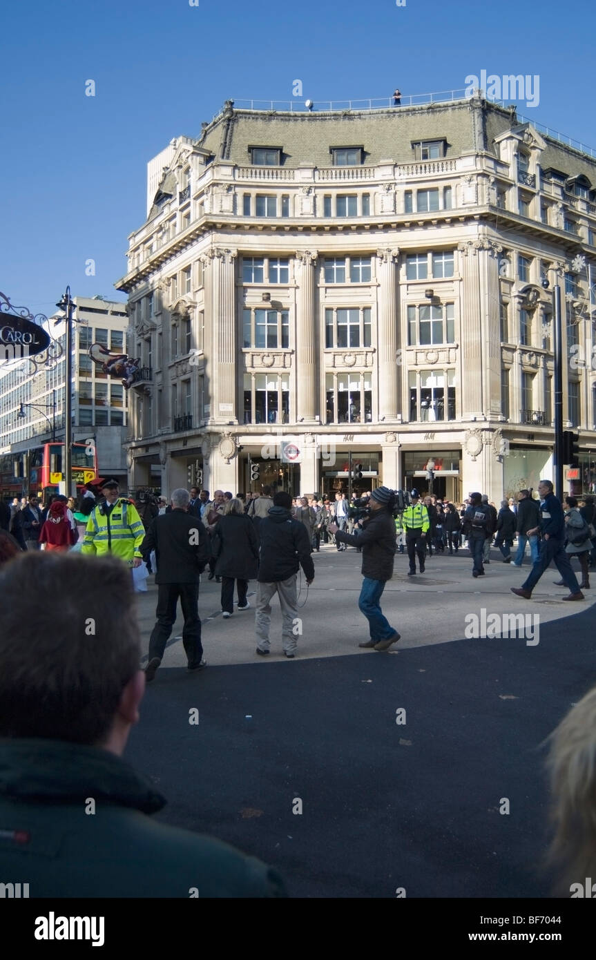 Ouverture du nouveau passage x Banque de photographies et d’images à ...