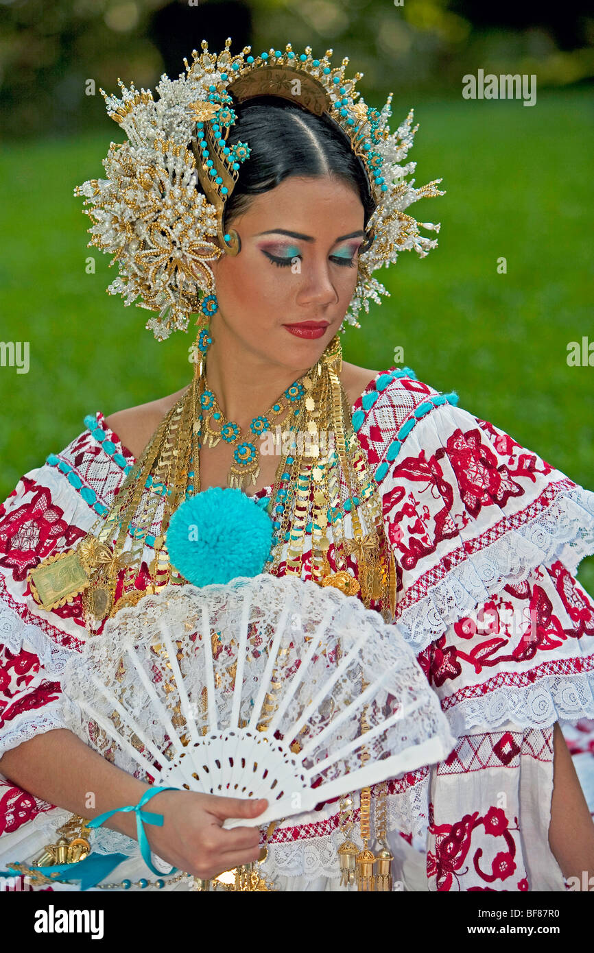 Le Pollera, Panama robe typique. Pollera, traje tipico de Panama Photo ...