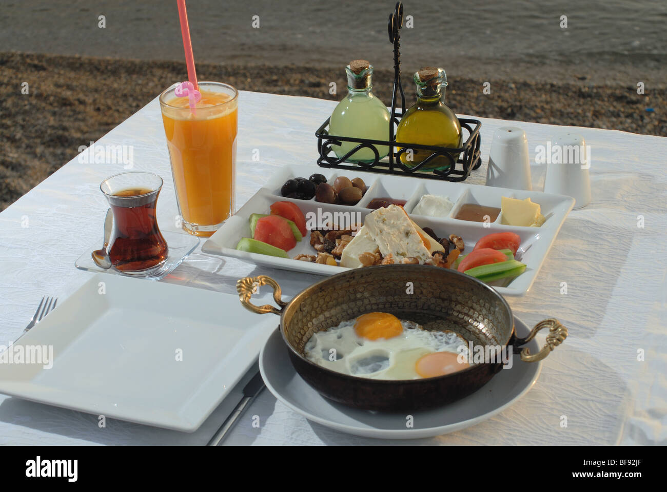 Turkish breakfast bodrum seaside turkey Banque de photographies et d ...