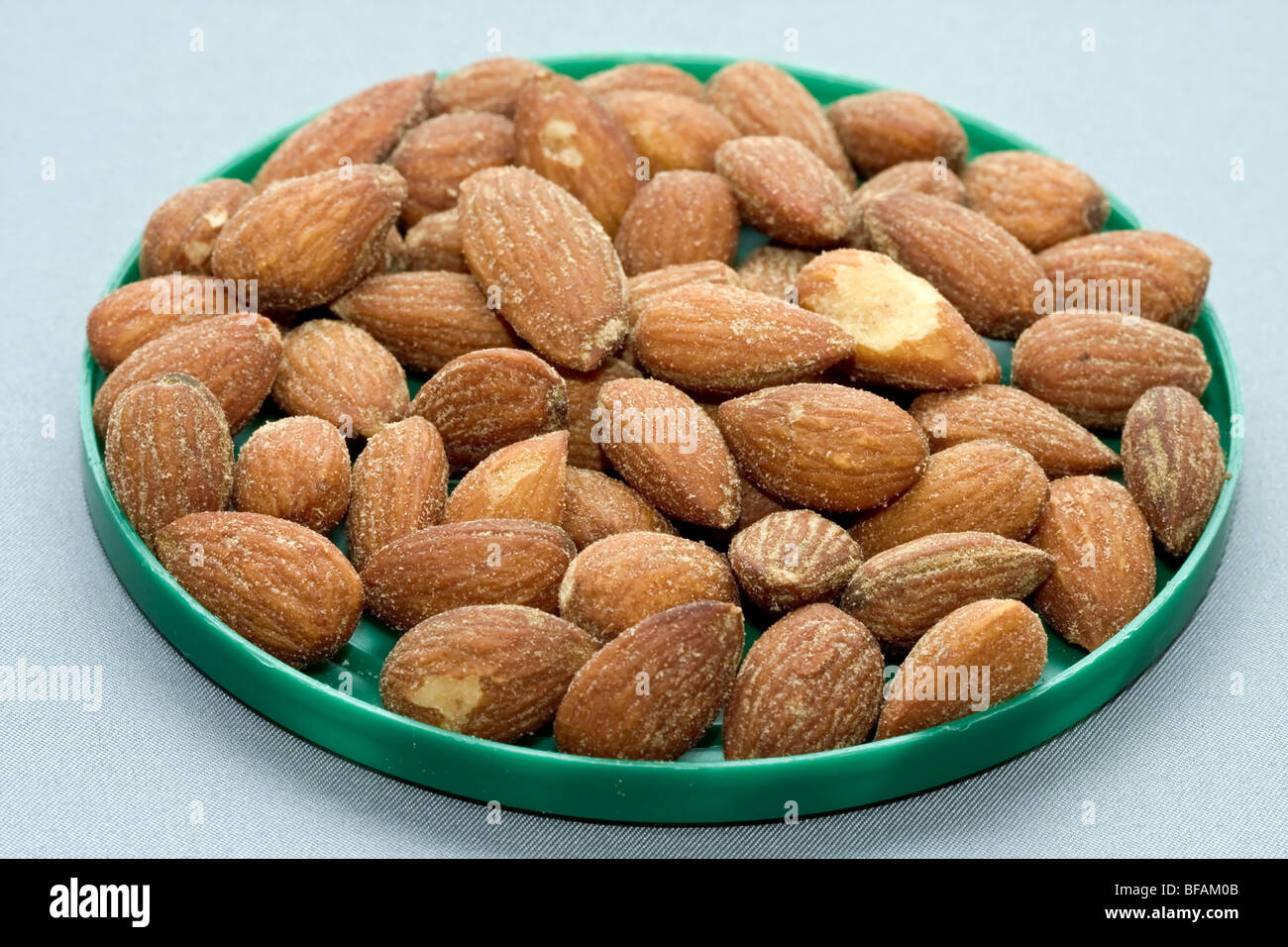 Amandes au sel Banque de photographies et d’images à haute résolution ...