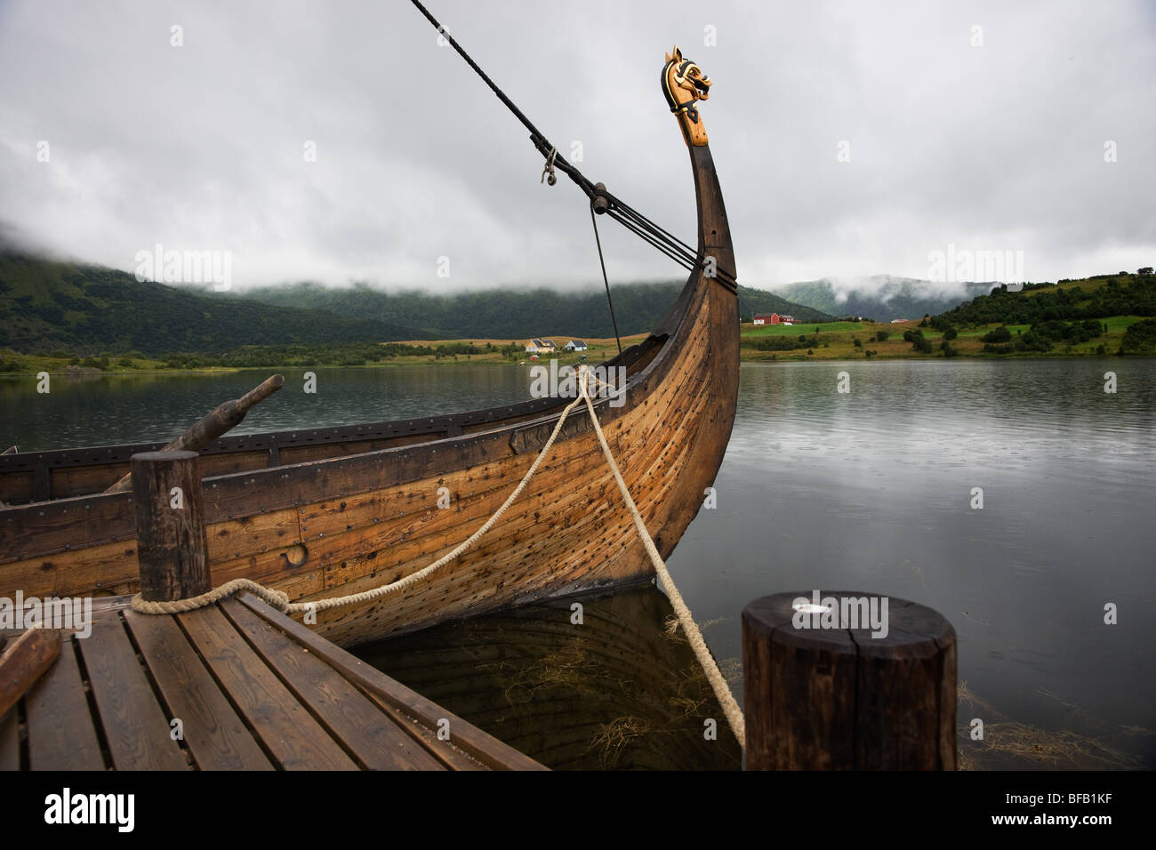 Drakkar viking ship (longue) la reconstruction du Musée Viking Lofotr ...