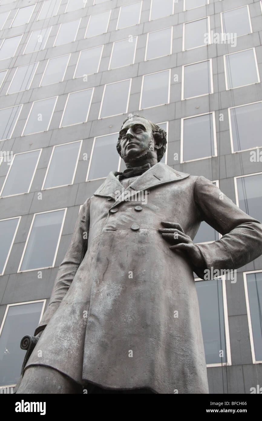 Statue de george stephenson Banque de photographies et d’images à haute ...