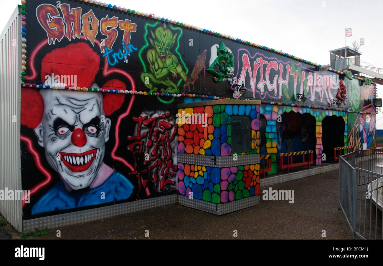 Fairground ride ghost train Banque de photographies et d’images à haute ...