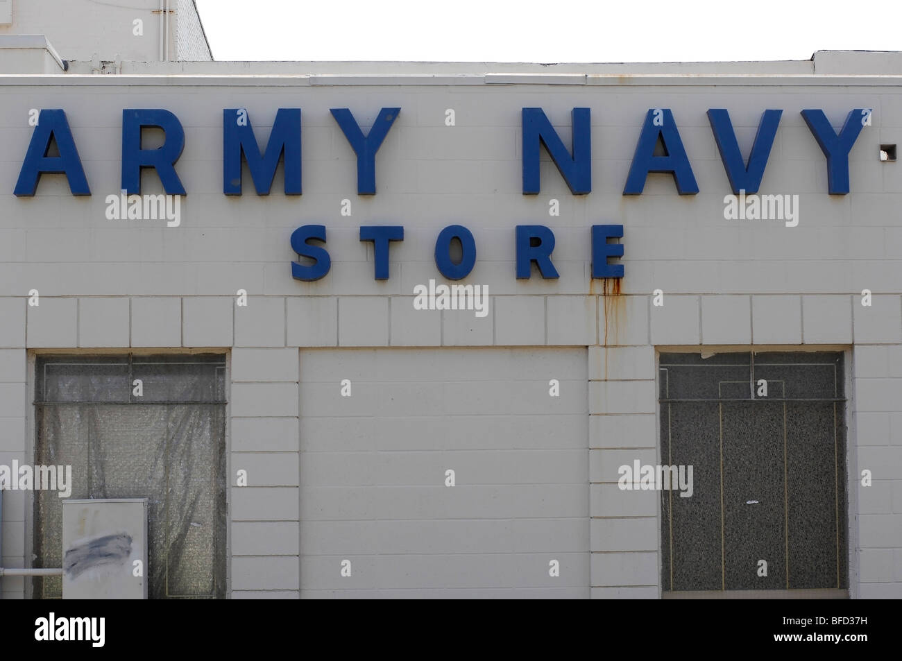 Navy store Banque de photographies et d’images à haute résolution - Alamy
