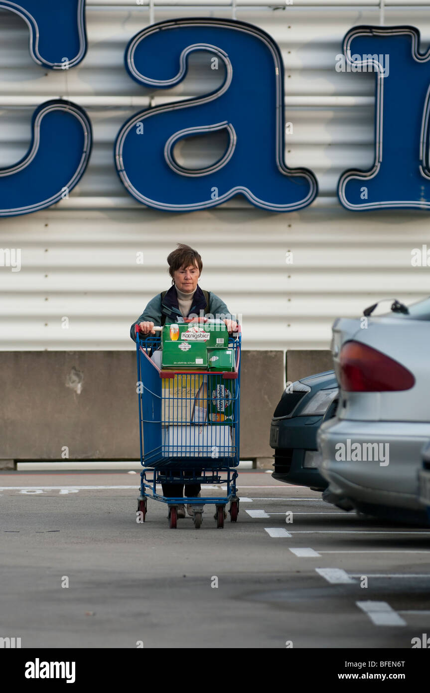 Carrefour hypermarket calais Banque de photographies et d’images à ...