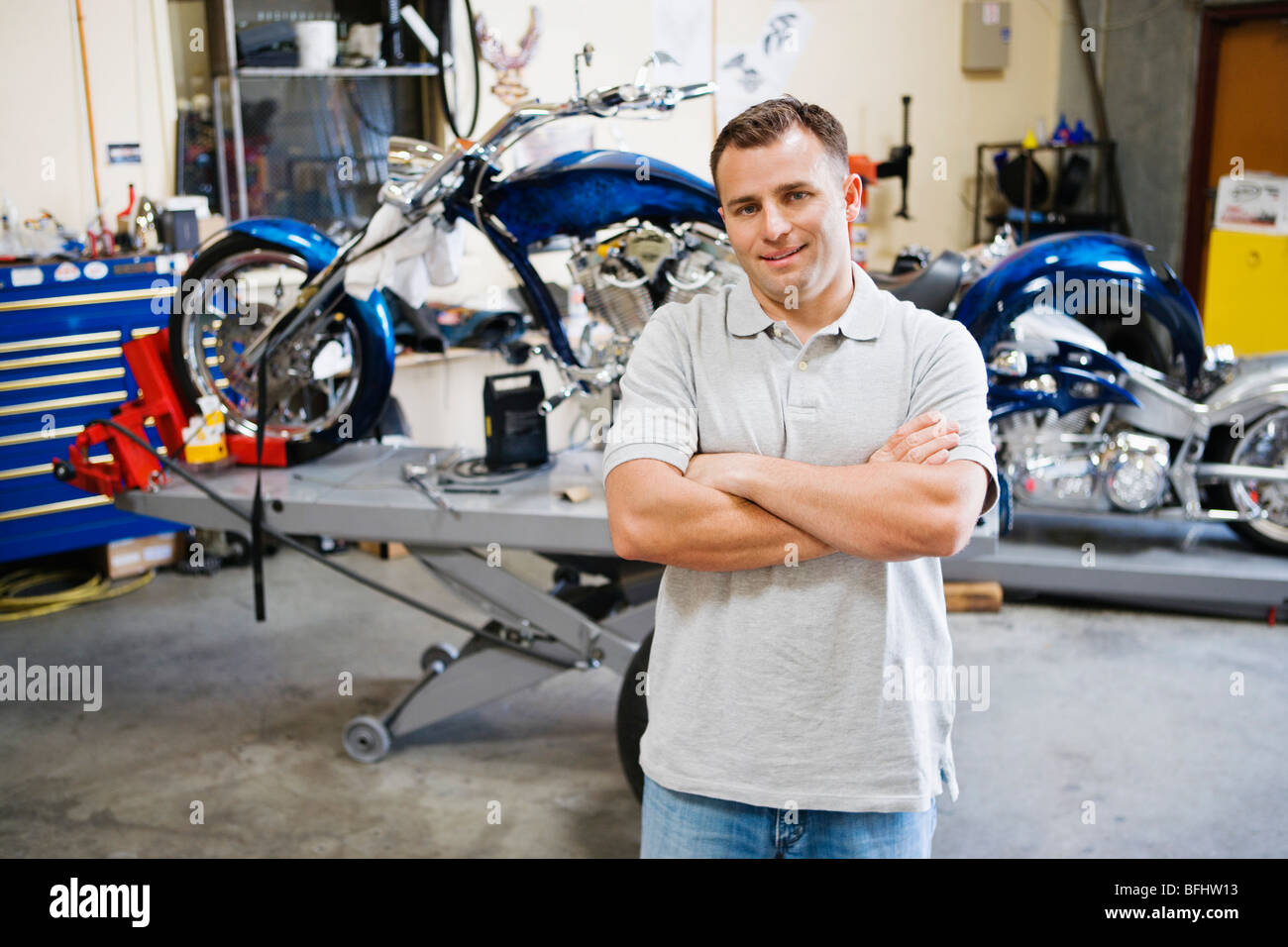 Motorcycle mechanic Banque de photographies et d’images à haute ...