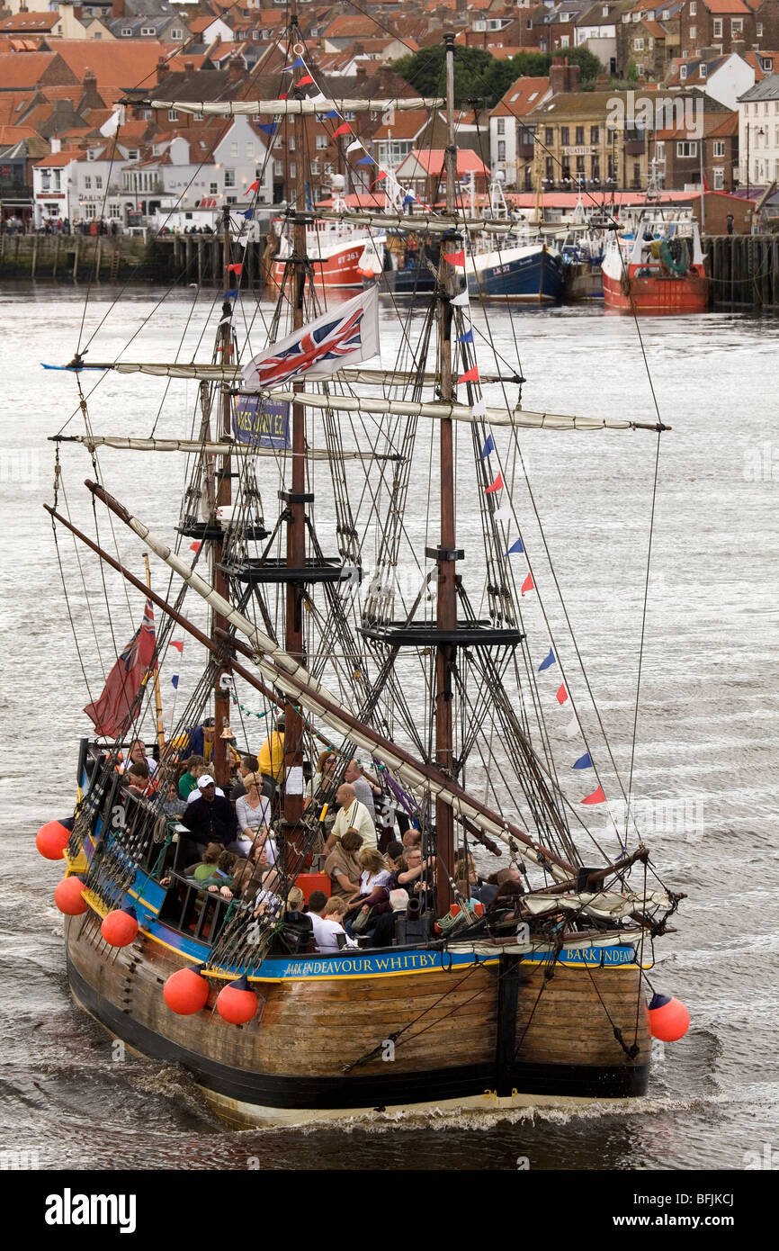 Hms endeavour Banque de photographies et d’images à haute résolution ...