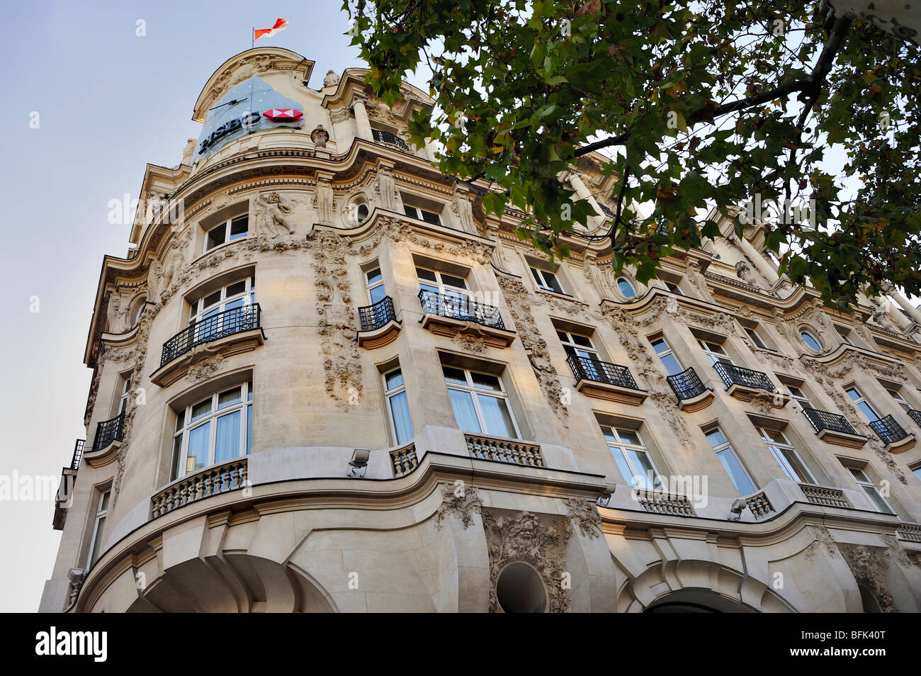 Haussmann buildings Banque de photographies et d’images à haute ...