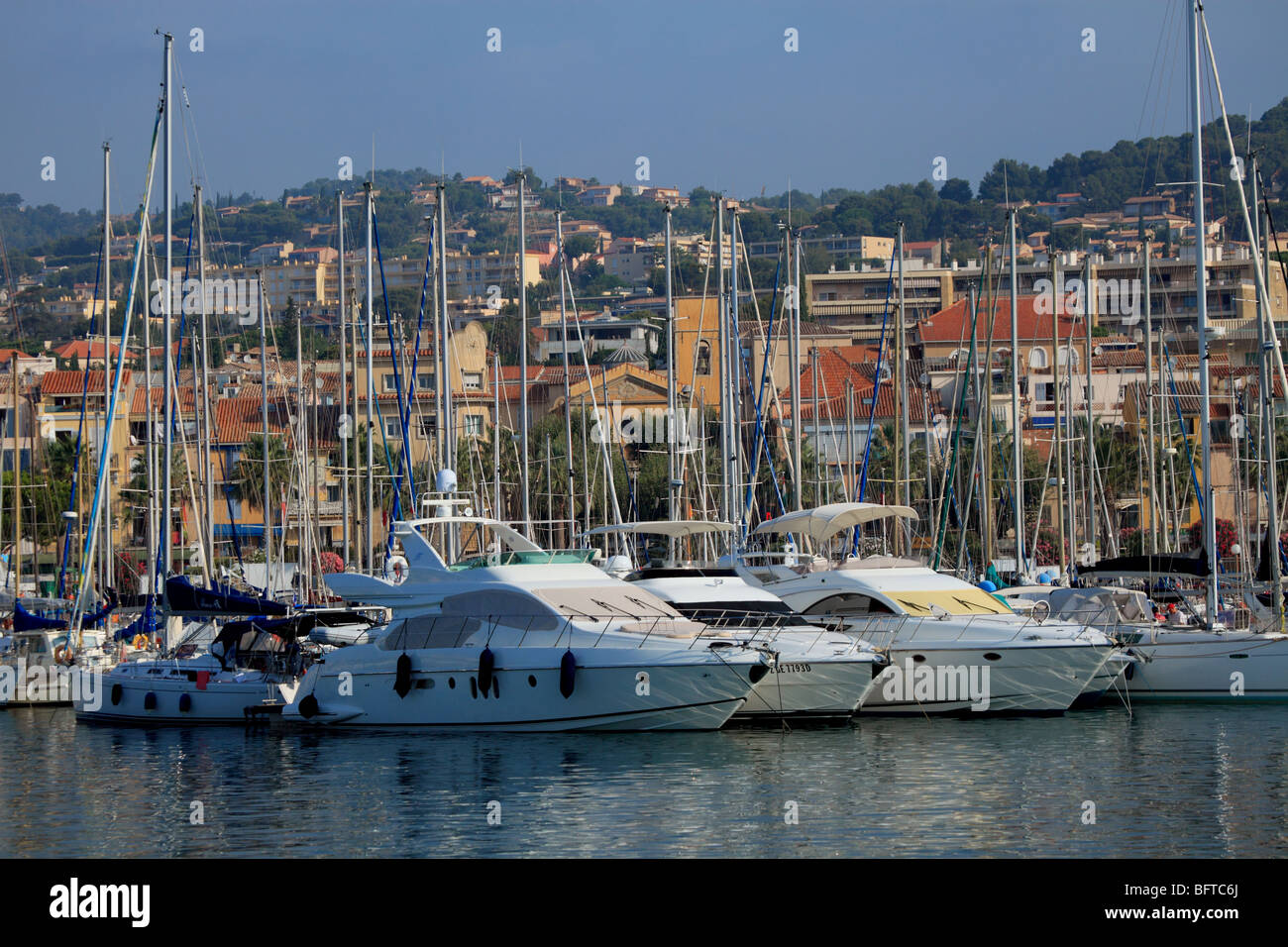 Le village de bandol Banque de photographies et d’images à haute ...