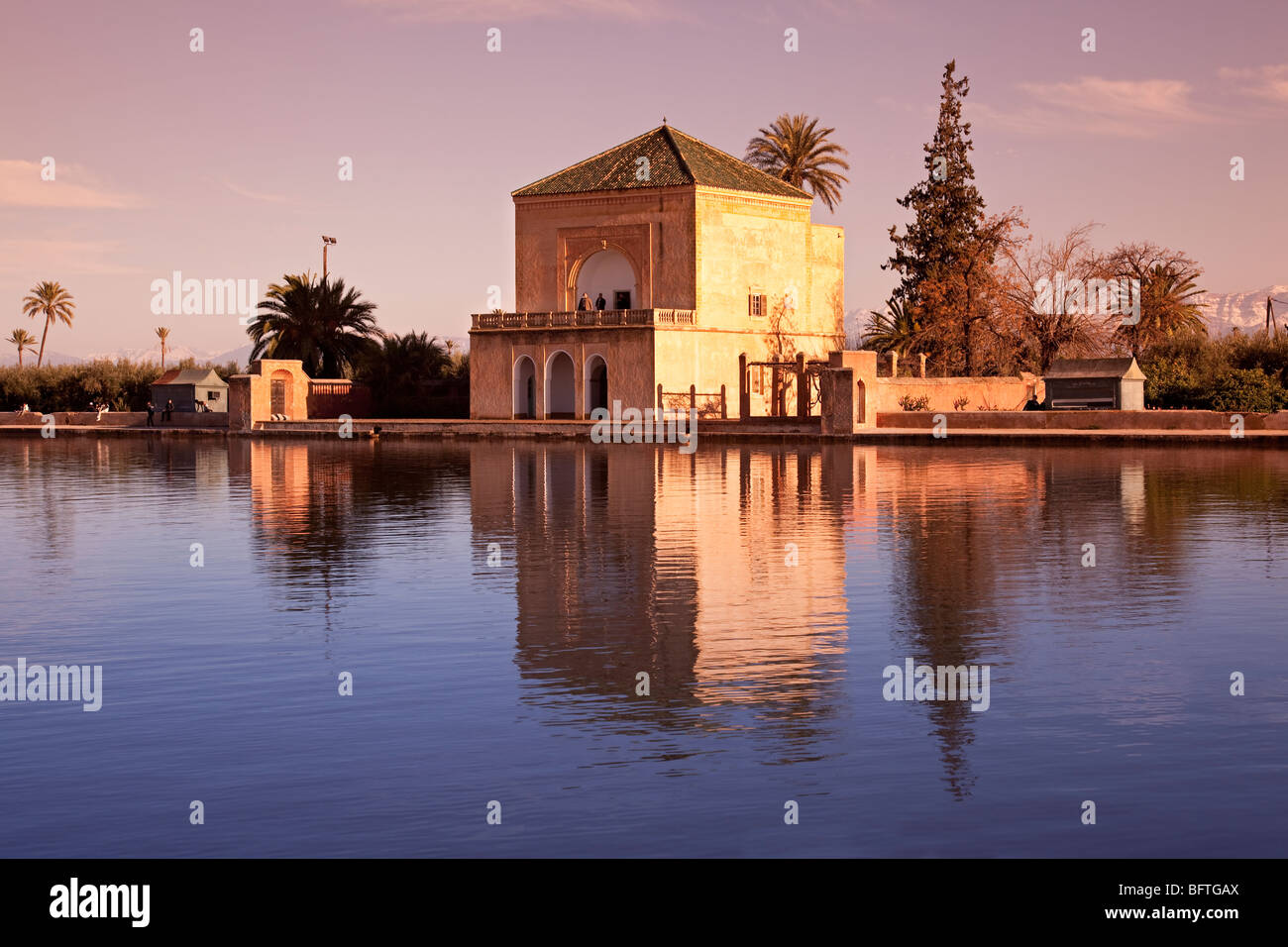 Le Pavillon de la Menara, les Jardins de Menara, Marrakech, Maroc Photo ...