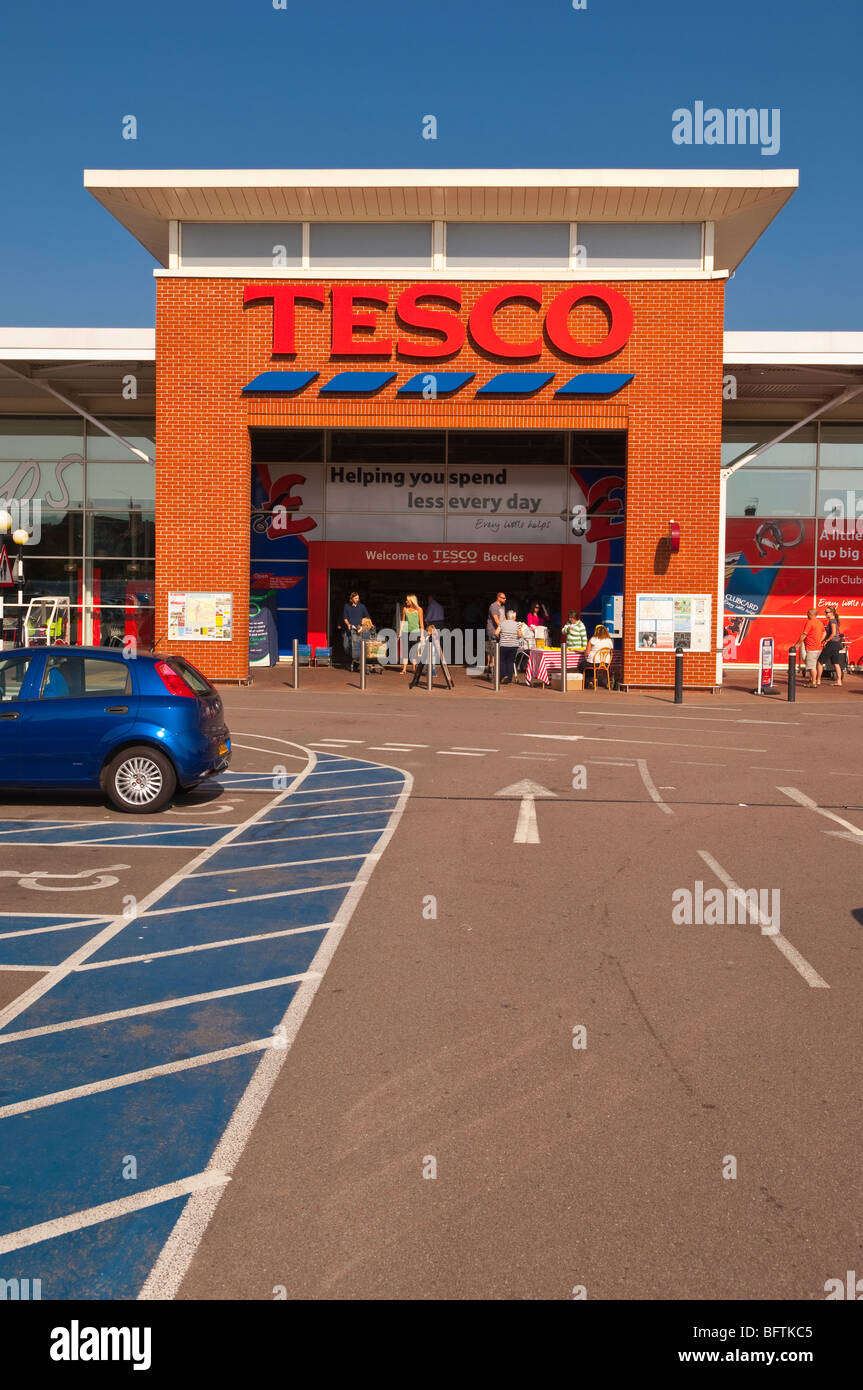 Tesco superstore Banque de photographies et d’images à haute résolution ...