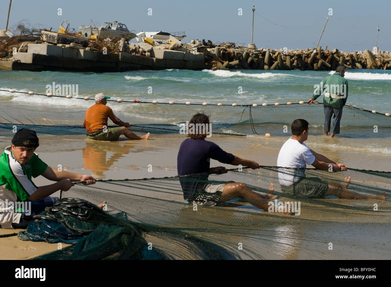 Mer gaza strip poisson industrie du bateau palestine Banque de ...