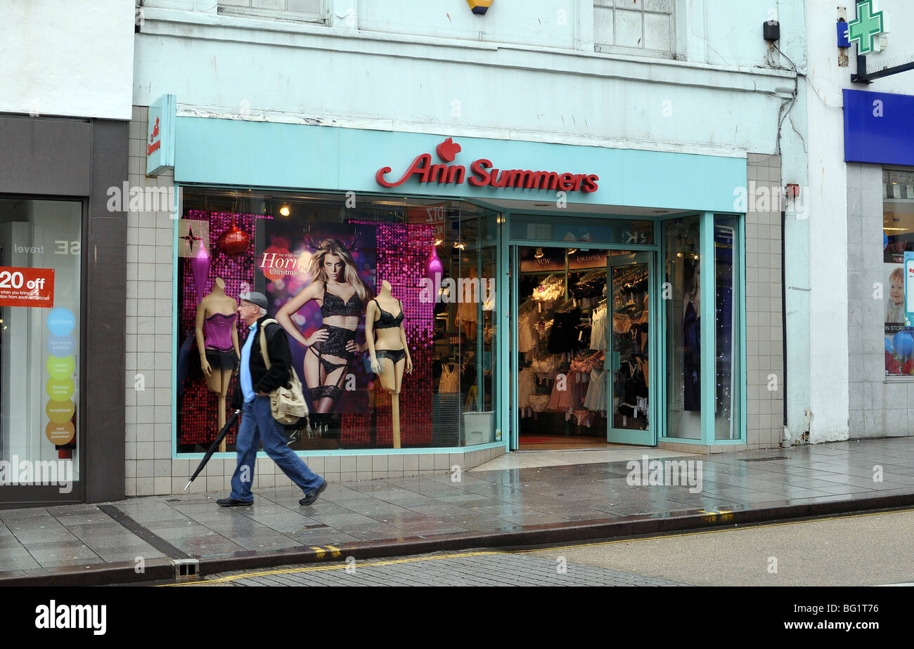 Ann summers Banque de photographies et d’images à haute résolution - Alamy