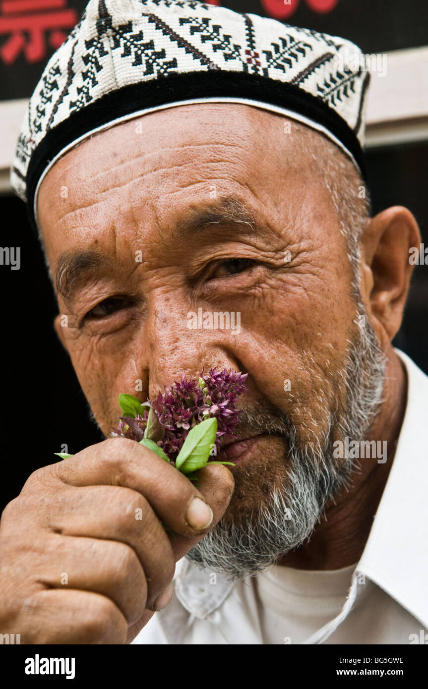 Uyghur xinjiang people portrait Banque de photographies et d’images à ...