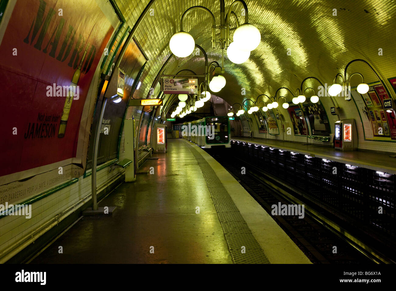 La Station De Métro Cite, Paris, France Photo Stock - Alamy