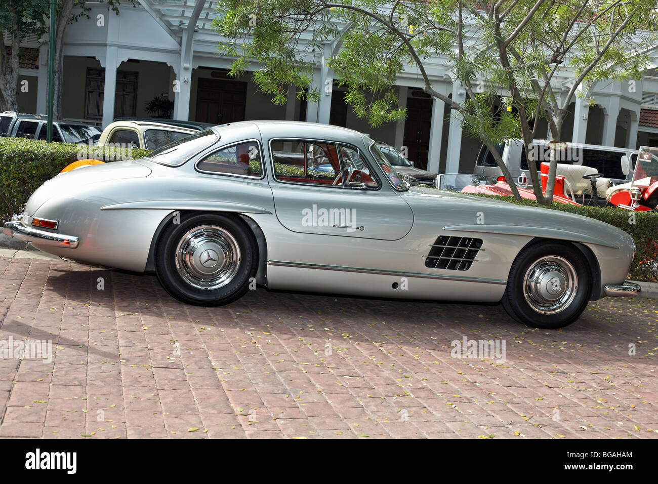 Classic silver 1955 Mercedes 300SL Gullwing Photo Stock - Alamy