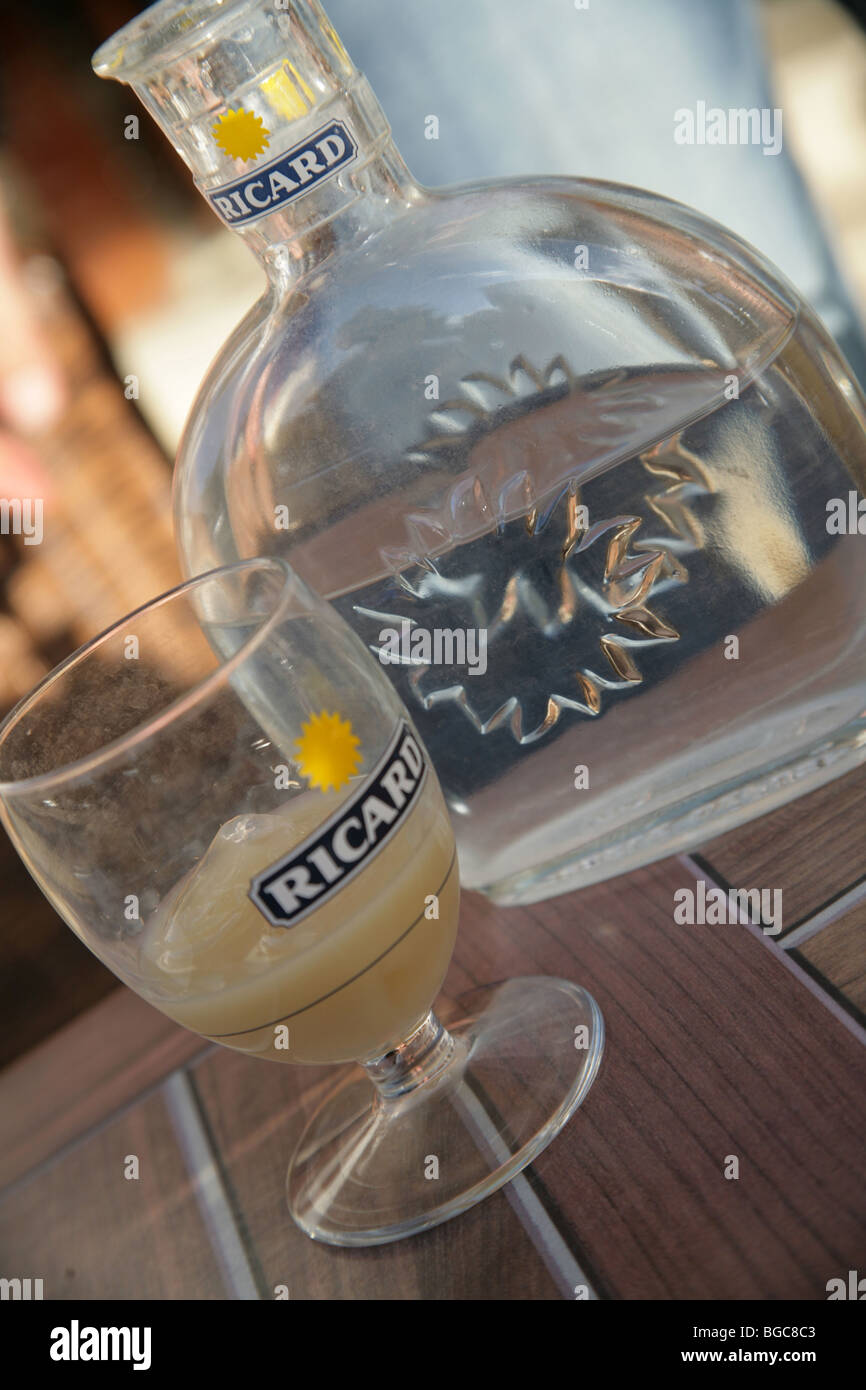 Ricard pastis Banque de photographies et d’images à haute résolution ...