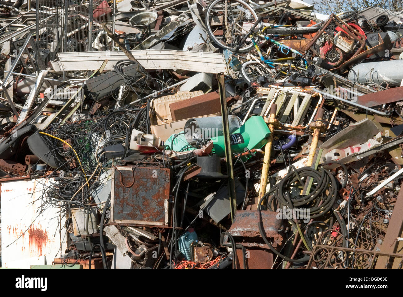 Recyclage des déchets d'acier Banque de photographies et d’images à ...